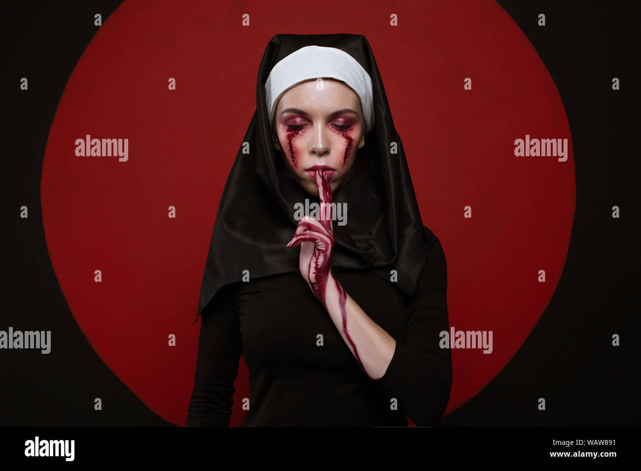 Spooky nun hi-res stock photography and images - Alamy