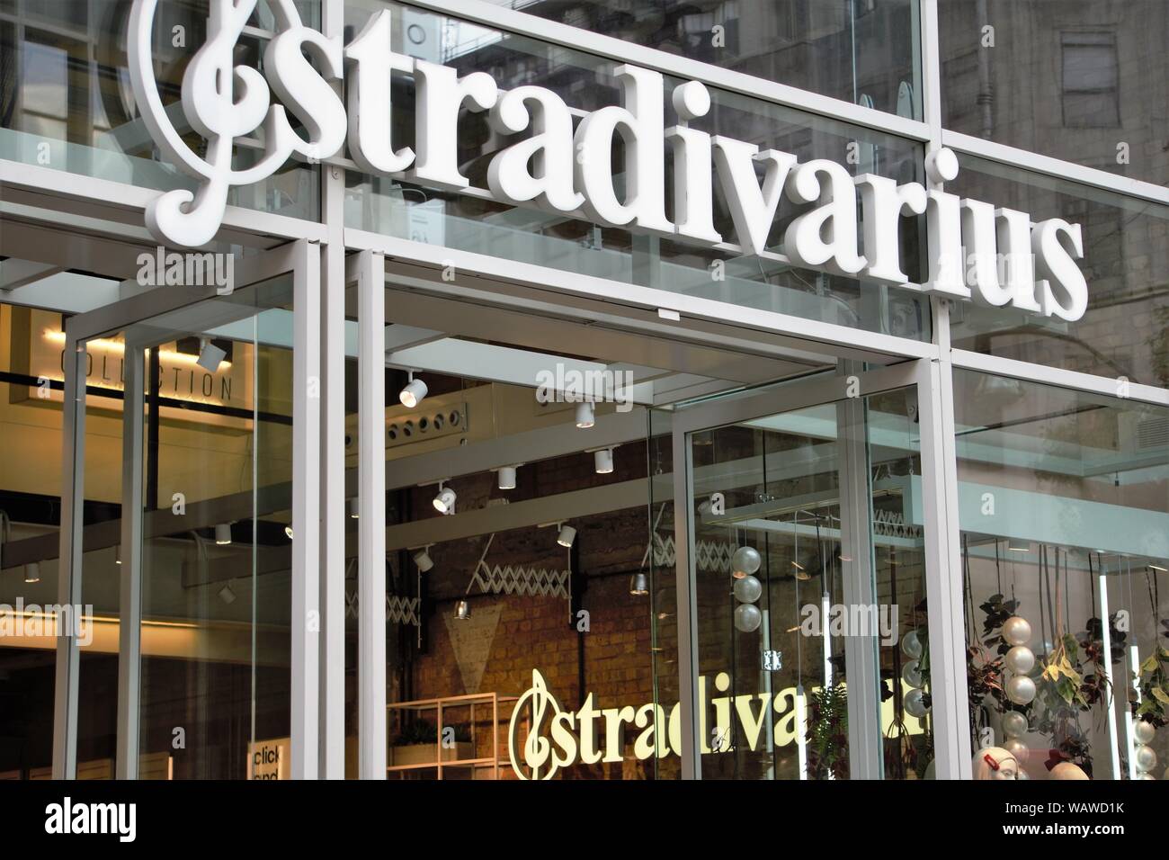 Entrance to the Stradivarius store in Oxford Street, London, UK Stock ...