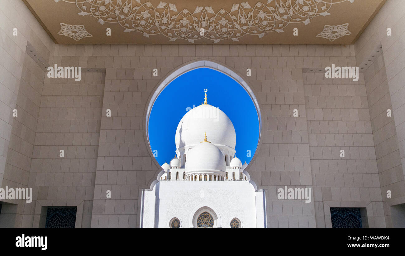 Sheikh Zayed Mosque, Grand white marble mosque of Abu Dhabi dome ...