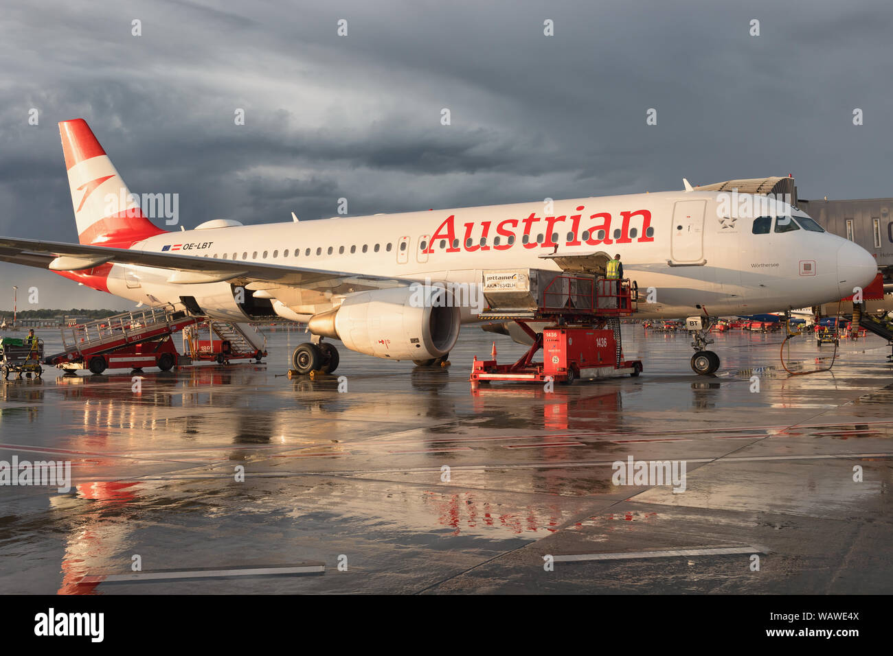 Austrian Airplane on Hamburg Airport Stock Photo - Alamy