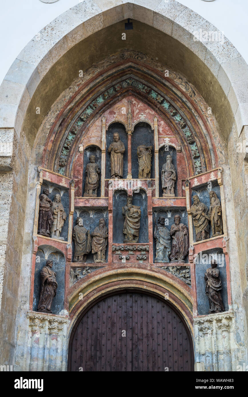 Gothic sculptures hi-res stock photography and images - Alamy