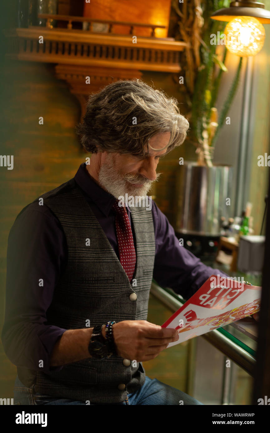 Man places glass hi-res stock photography and images - Alamy