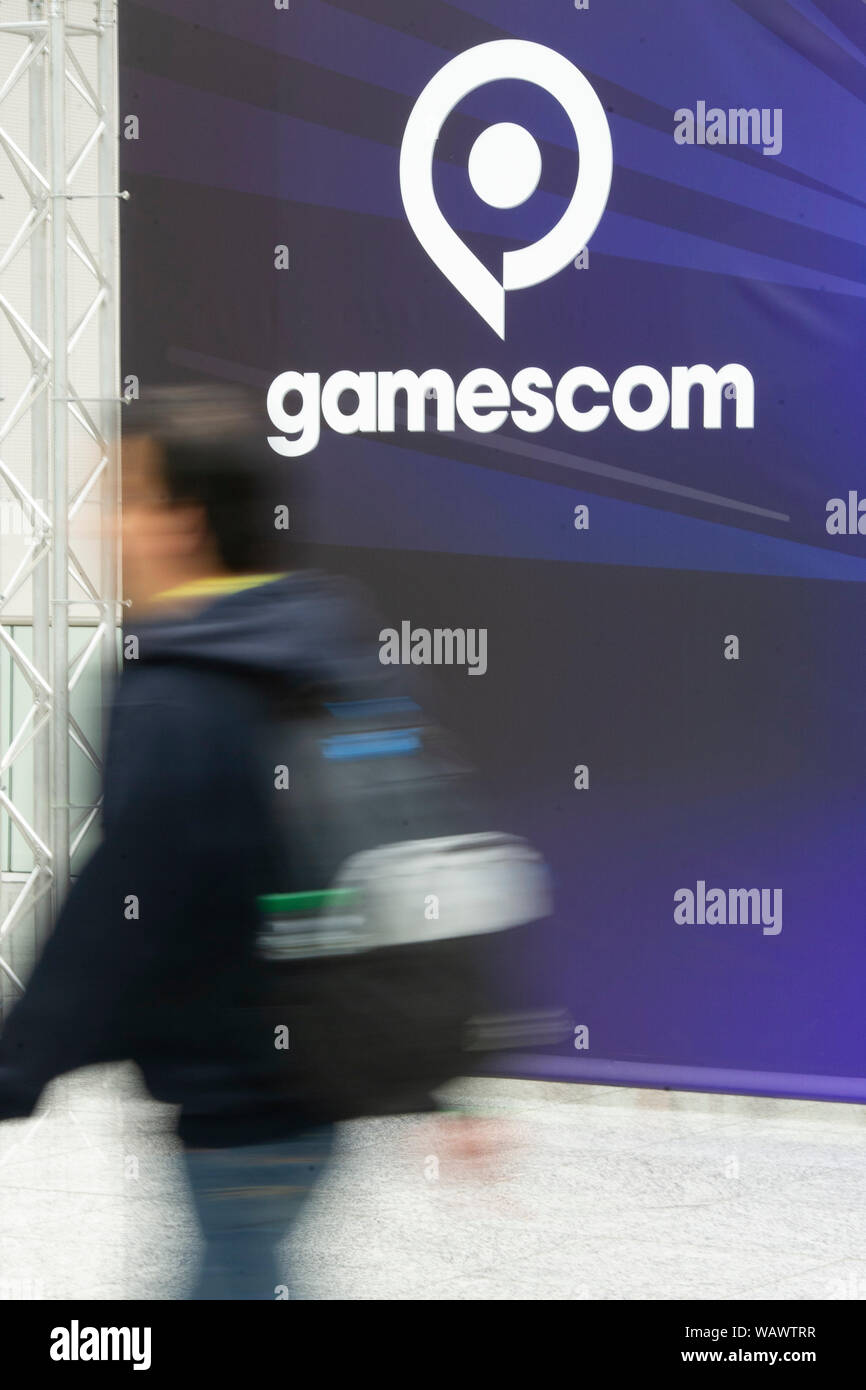 Cologne, Deutschland. 20th Aug, 2019. Feature, visitors in front of ...