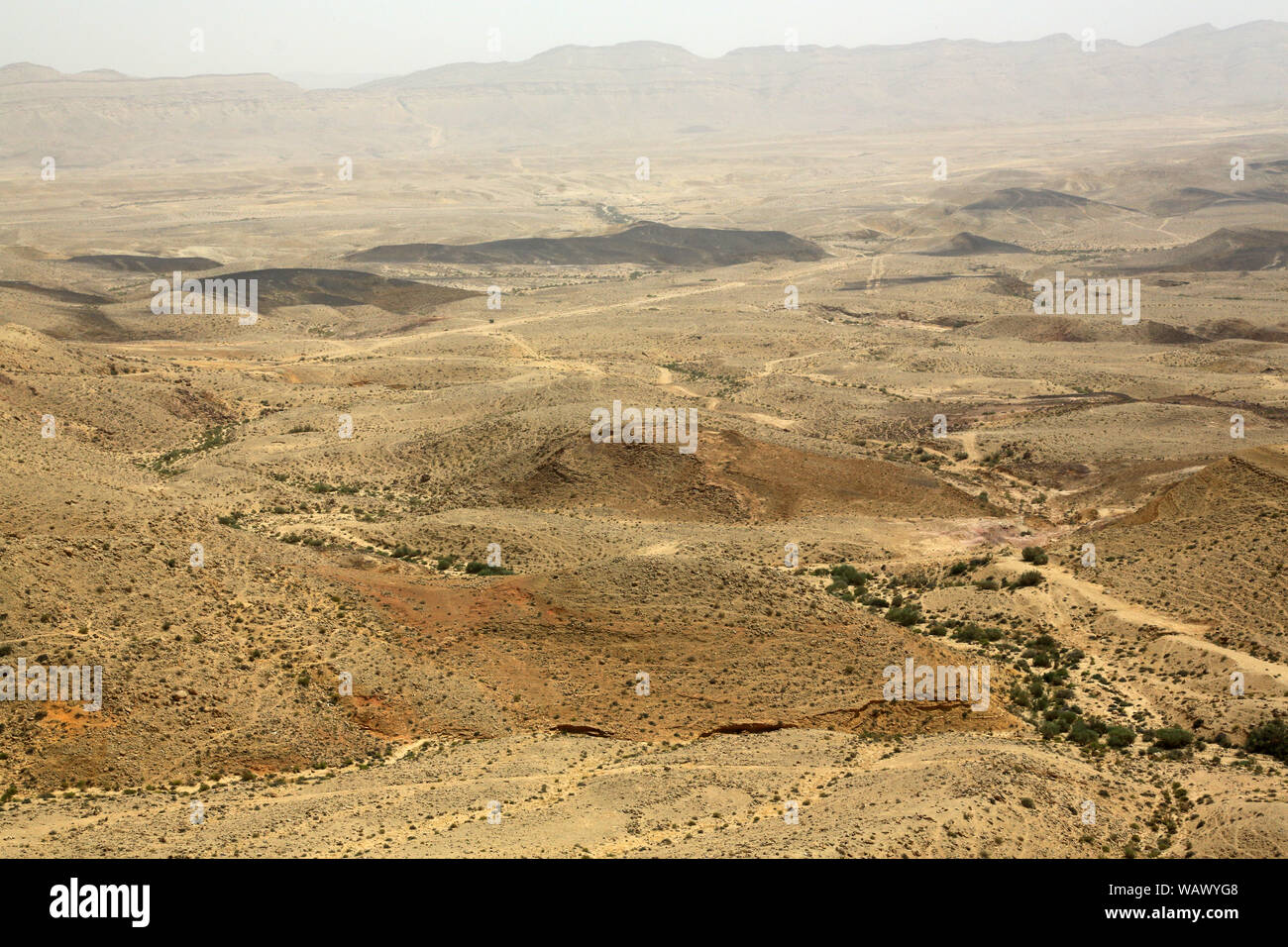 The Makhtesh Ramon crater. Makhtesh Ramon. Néguev. Israël Stock Photo ...
