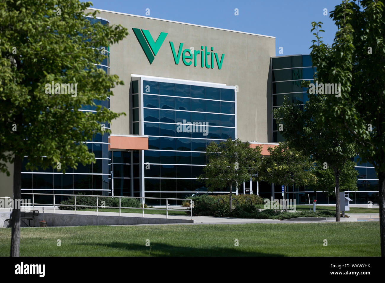 Veritiv logo hi-res stock photography and images - Alamy