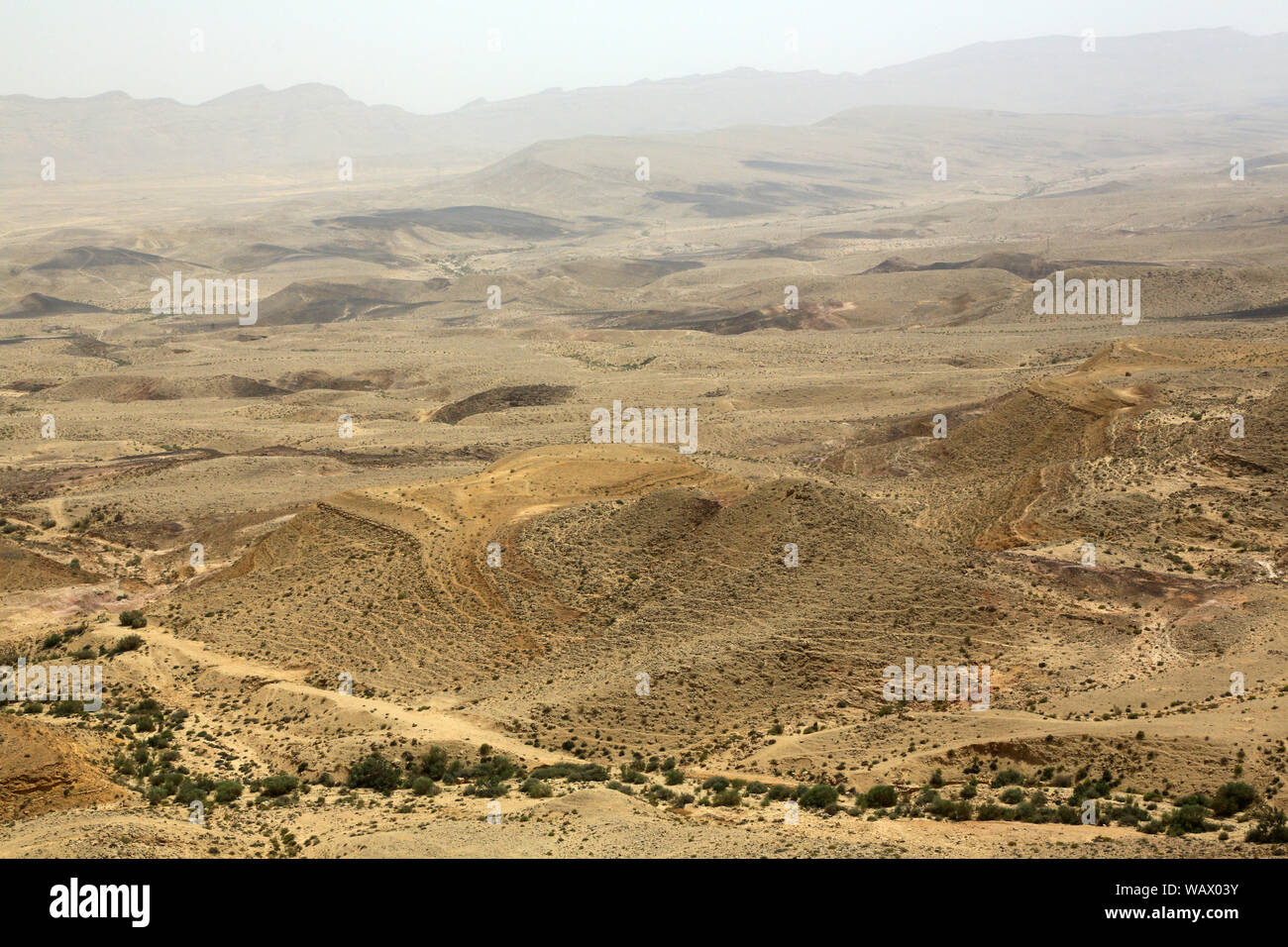 The Makhtesh Ramon crater. Makhtesh Ramon. Néguev. Israël Stock Photo ...