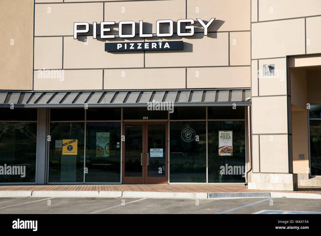 Pizzeria logo hi-res stock photography and images - Alamy