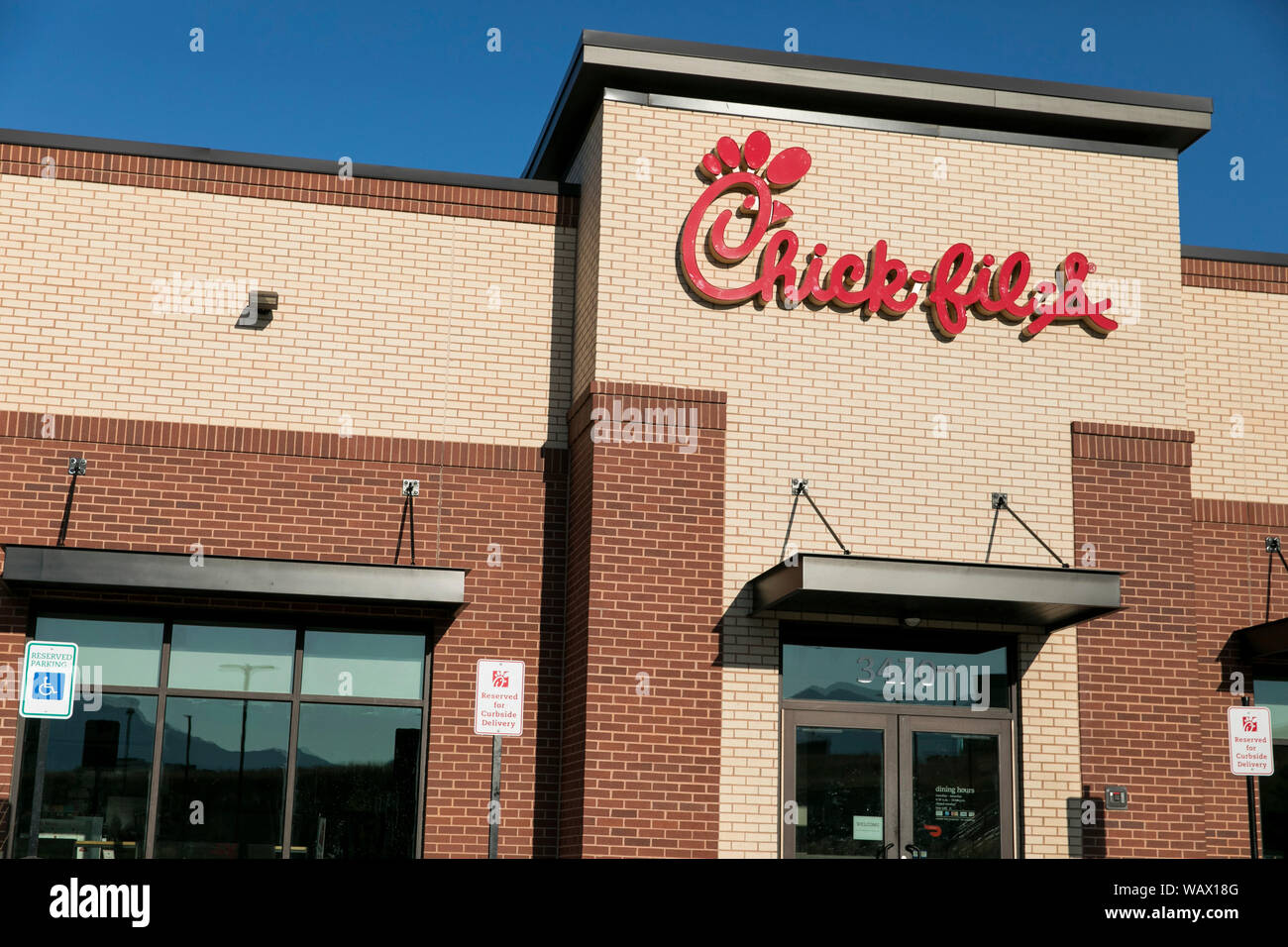 Chick fil a sign hi-res stock photography and images - Alamy