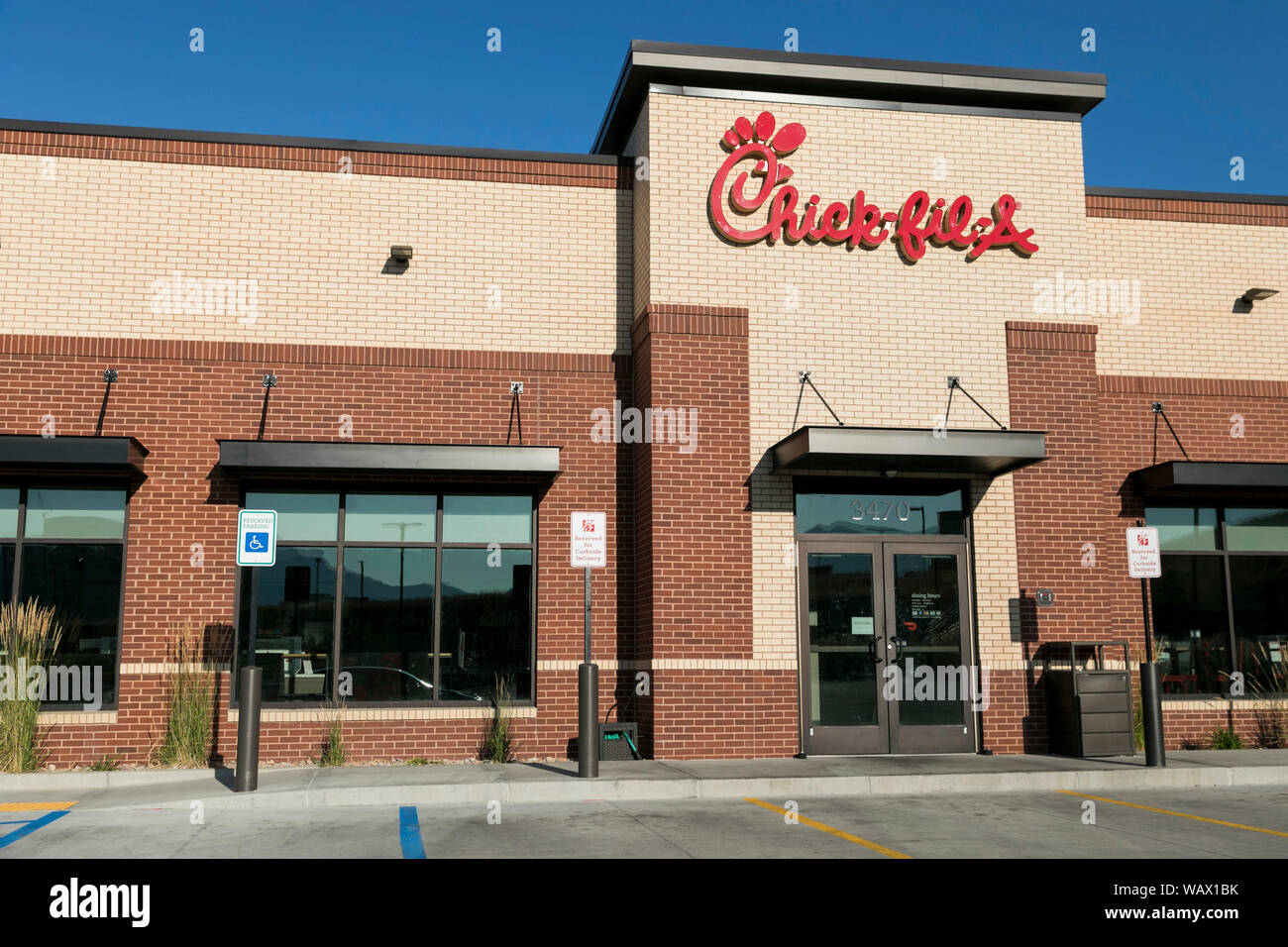 Chick fil a sign hi-res stock photography and images - Alamy
