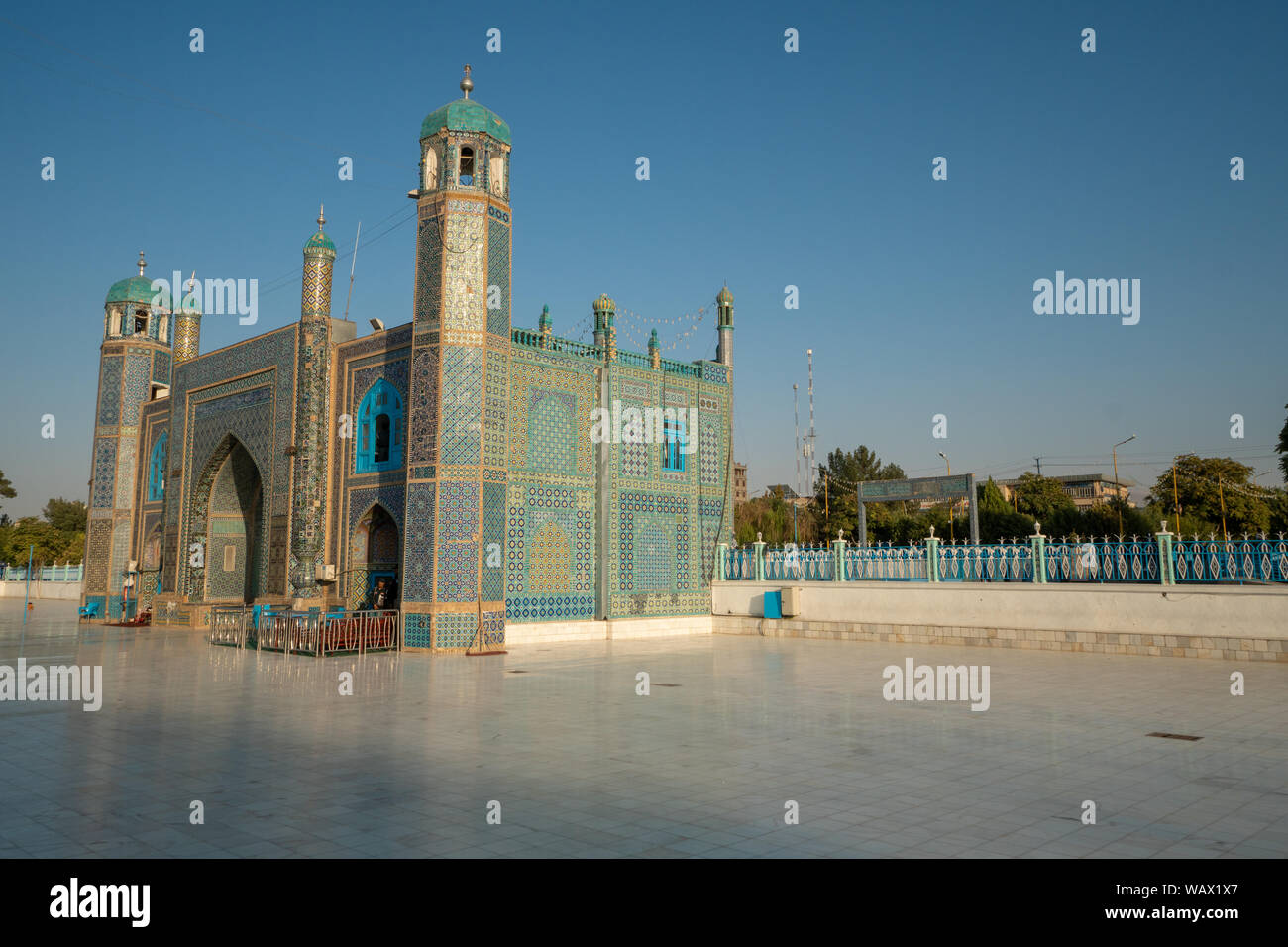 Blue Mosque in Mazar-e Sharif, Afghanistan (Shrine of Hazrat Ali Stock ...