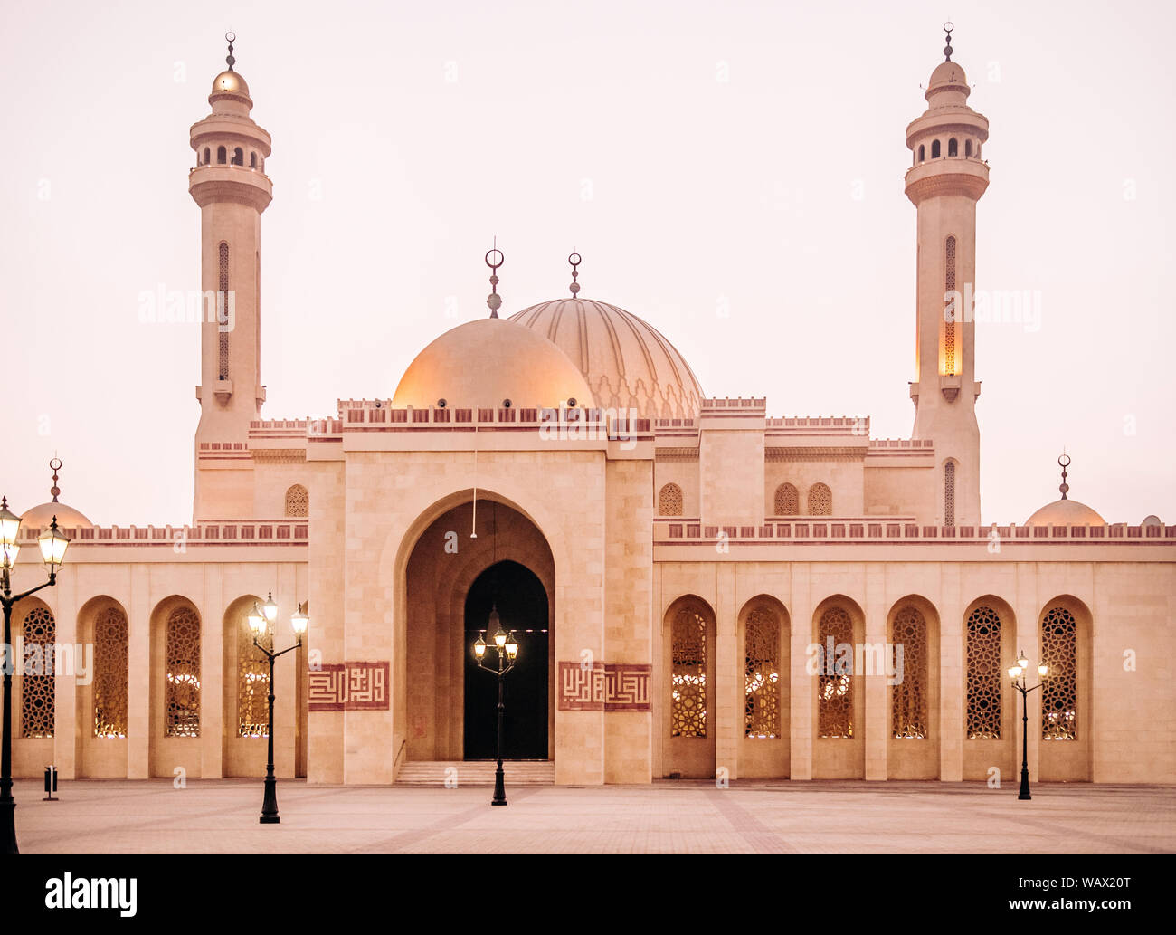 Most iconic Al Fateh grand mosque in evening. Manama, Bahrain Stock ...