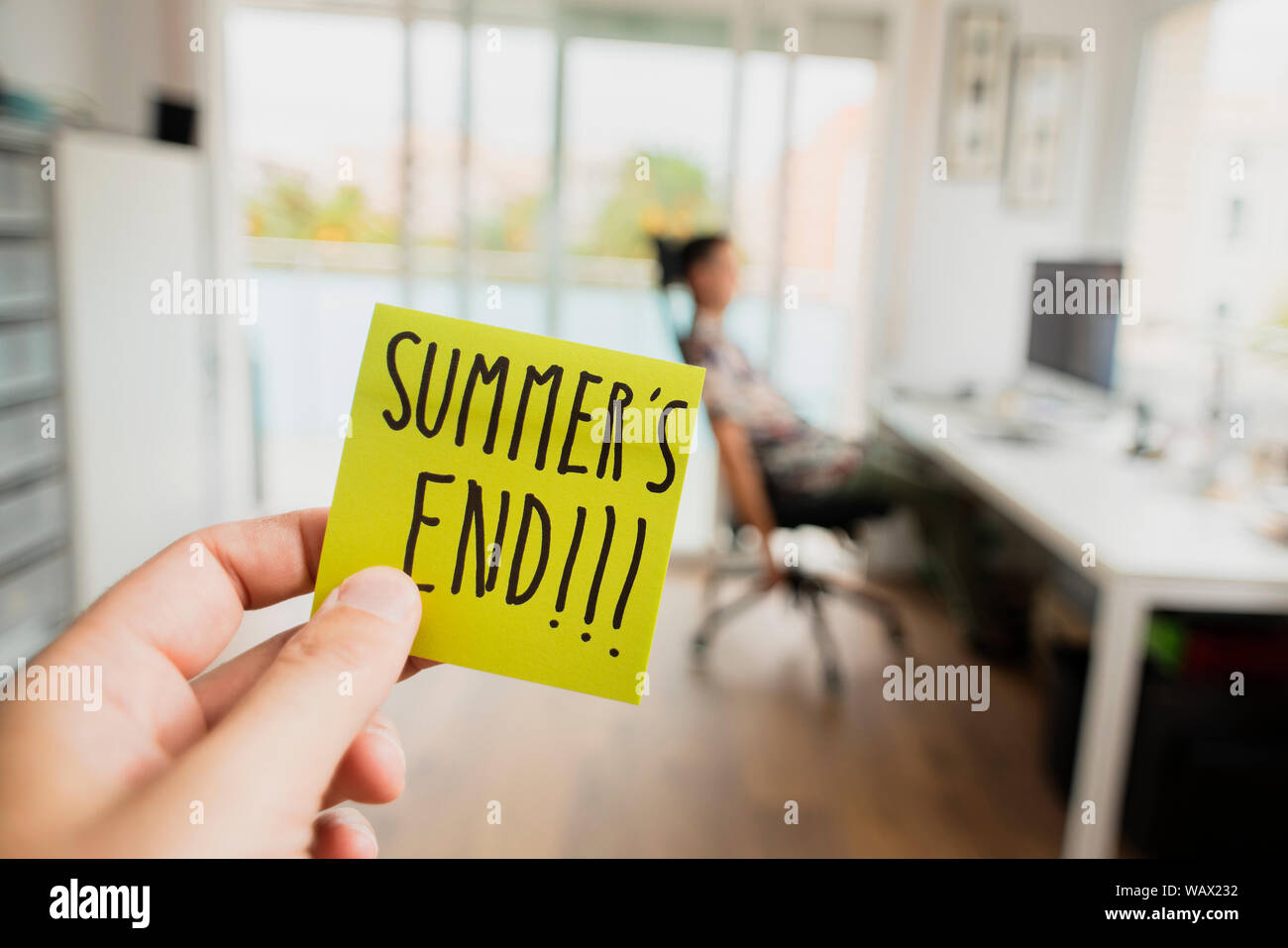 Hand written post it note hi-res stock photography and images - Alamy