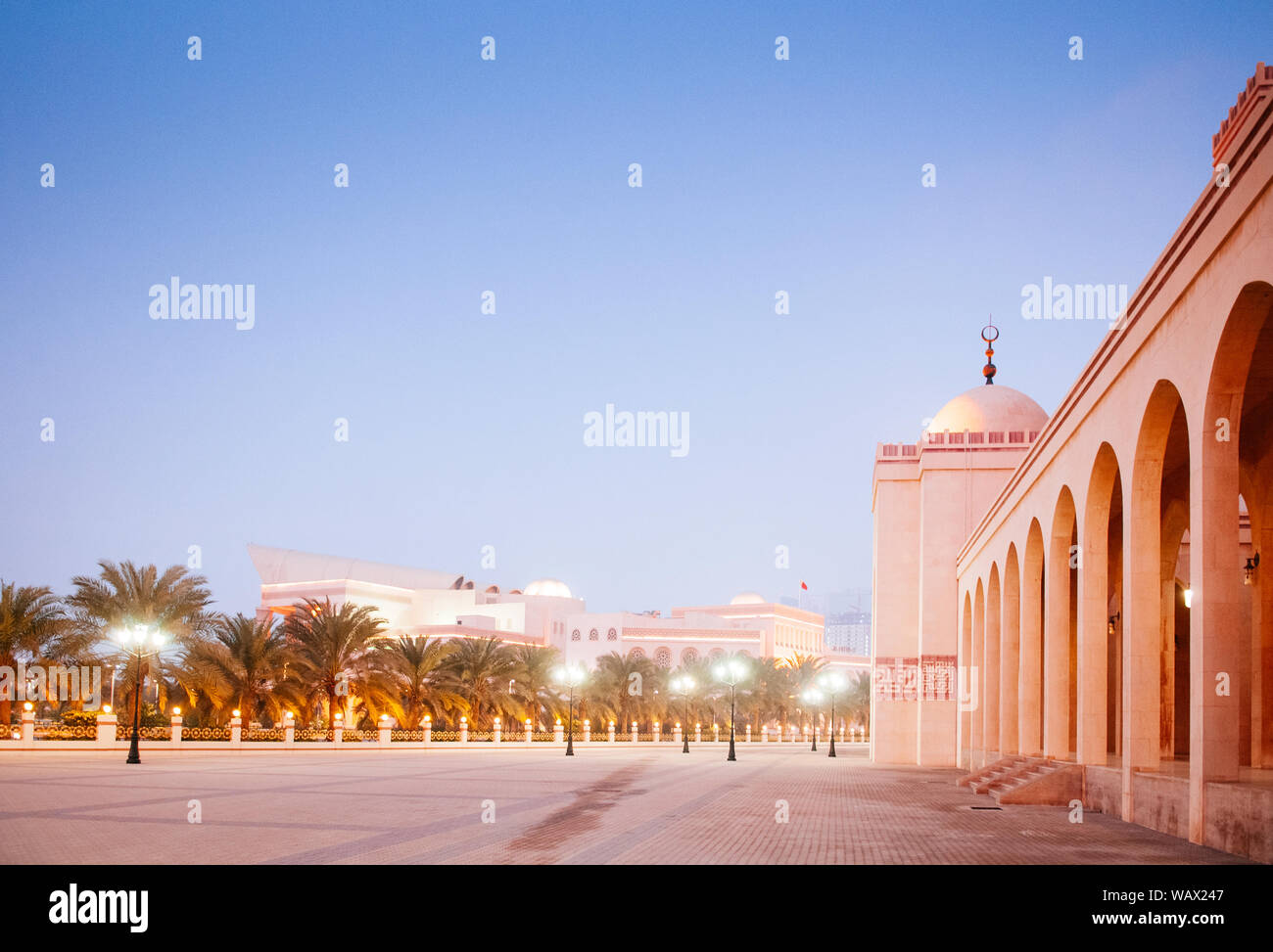 Most iconic Al Fateh grand mosque in evening. Manama, Bahrain Stock ...