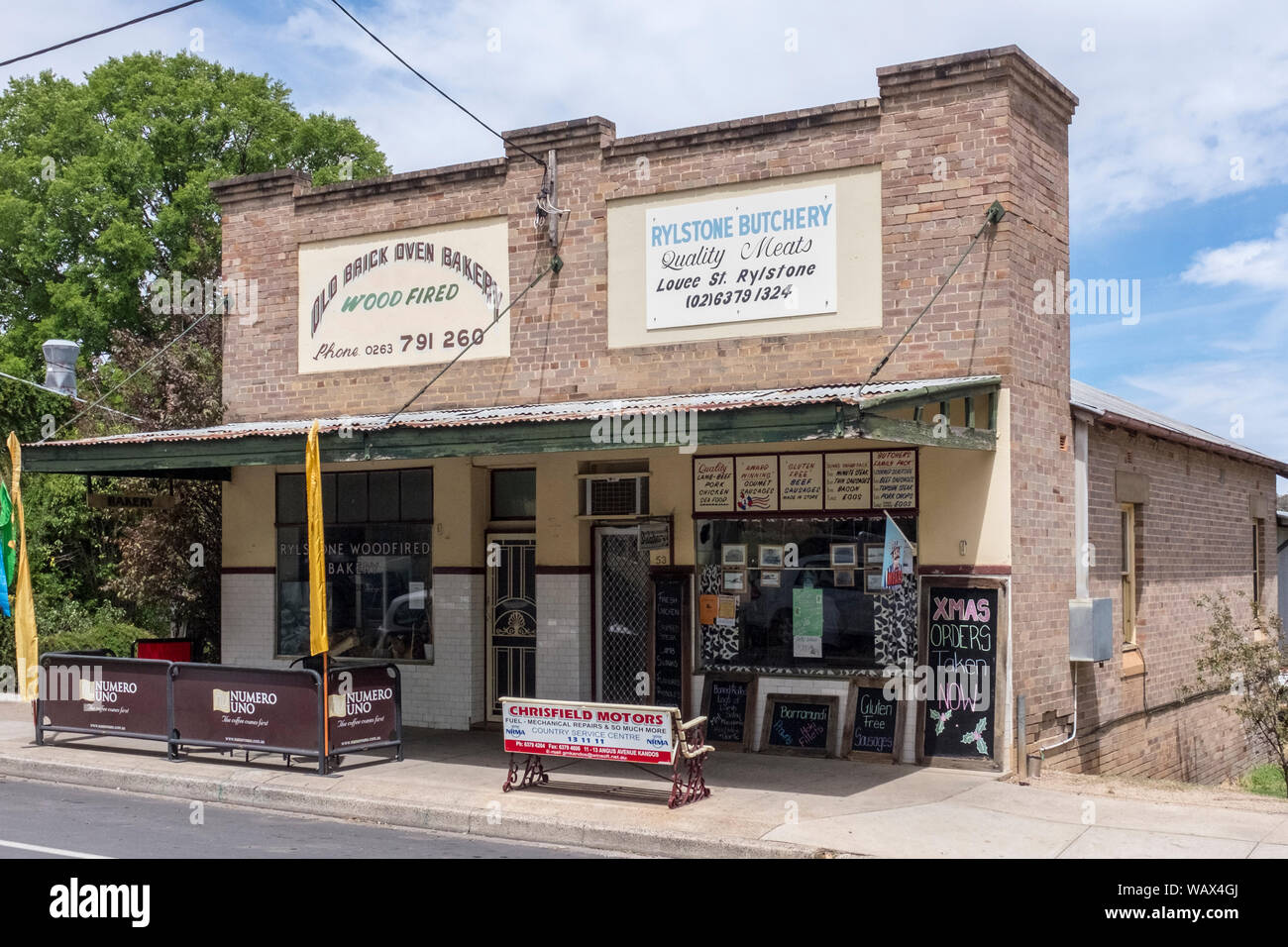Heritage building housing shops in the small country town of Rylstone ...