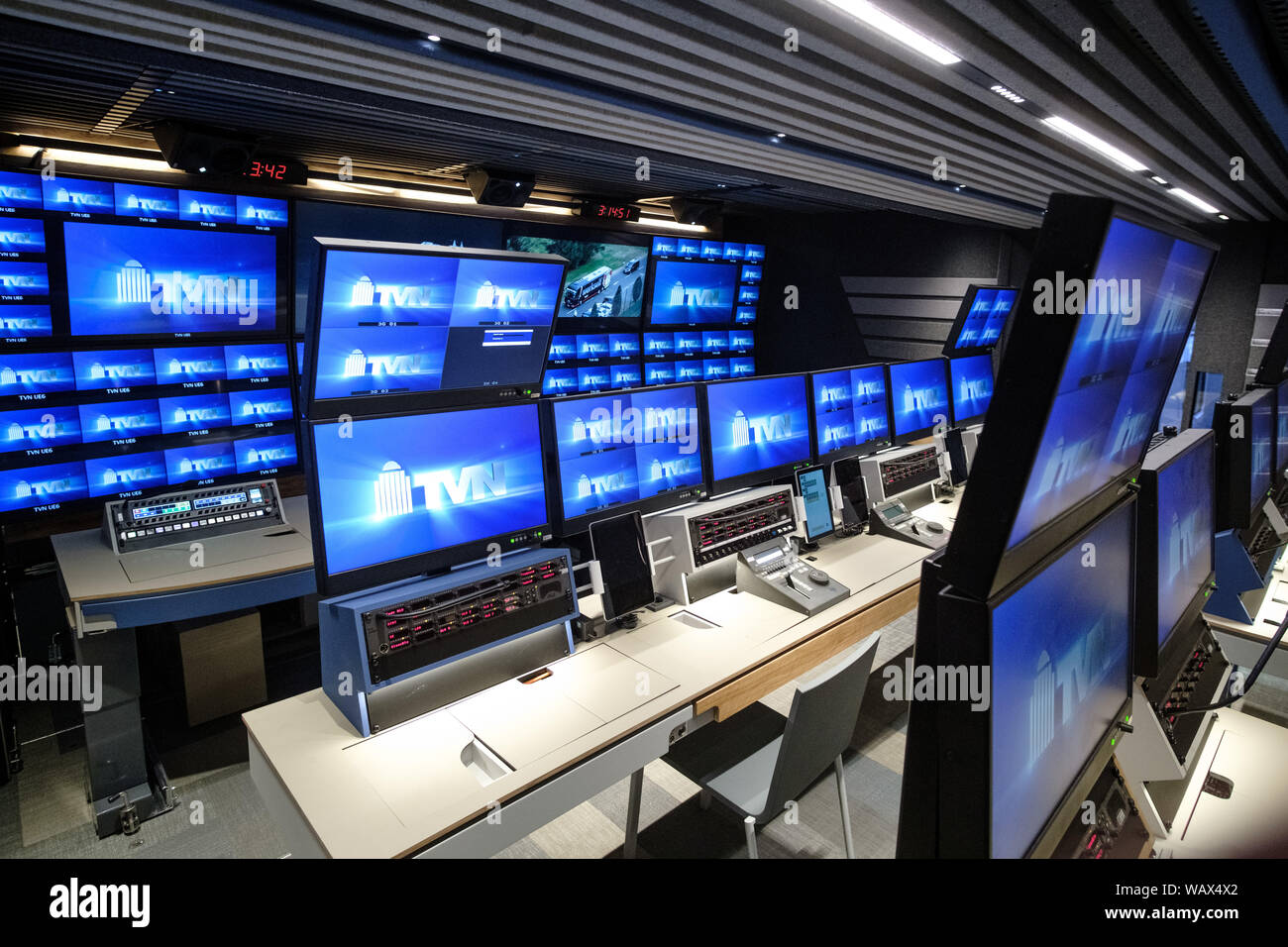Tv news van interior hi-res stock photography and images - Alamy