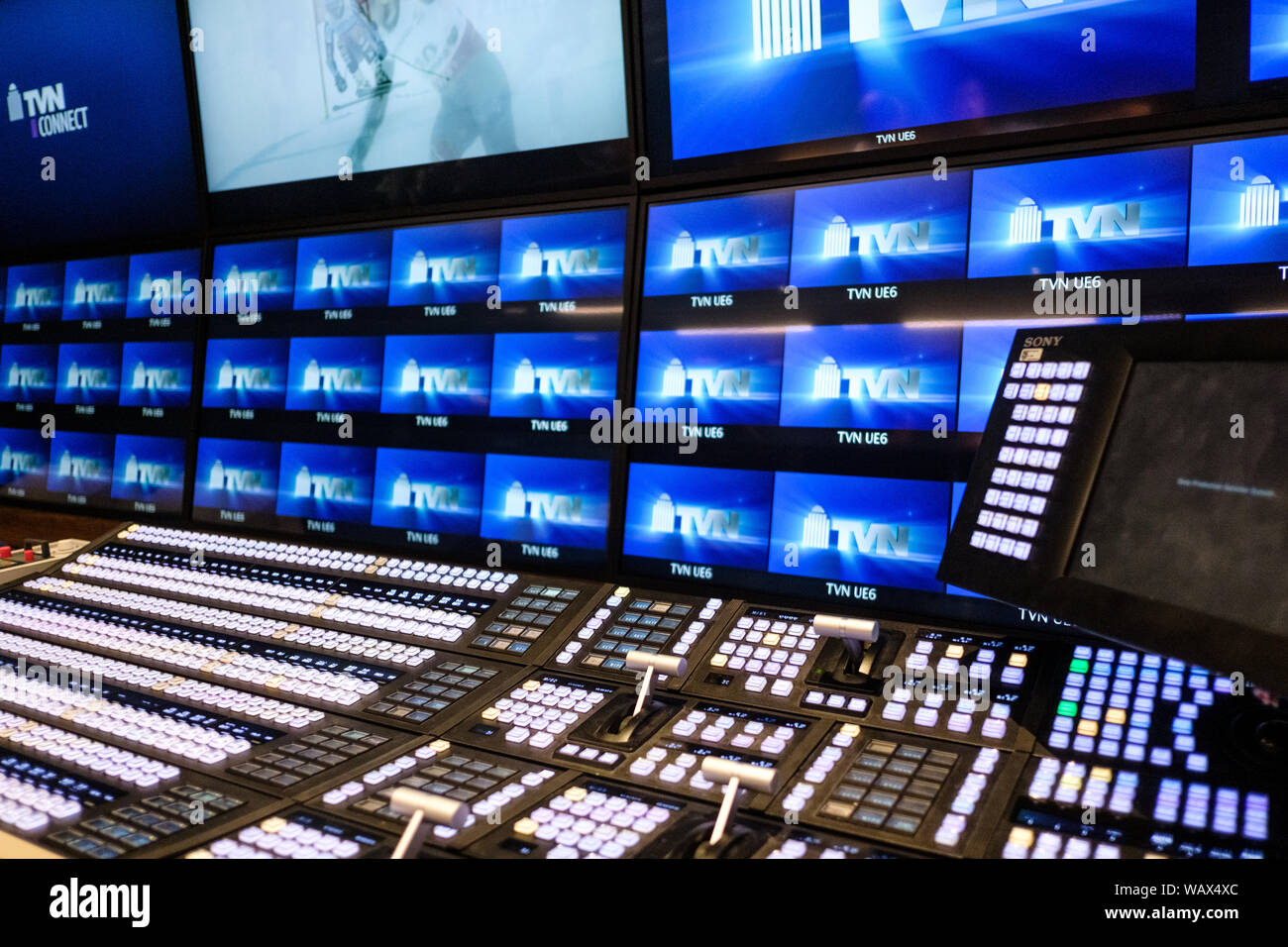 Tv news van interior hi-res stock photography and images - Alamy