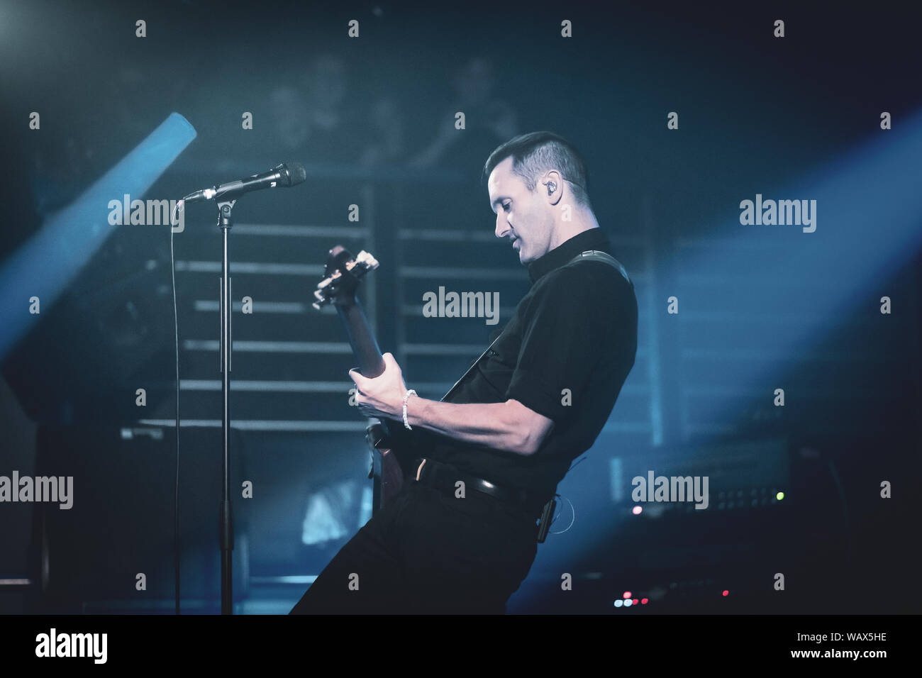 Mark hamilton bassist hi-res stock photography and images - Alamy