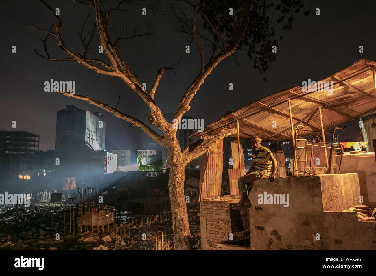 Jhilpar slum hi-res stock photography and images - Alamy