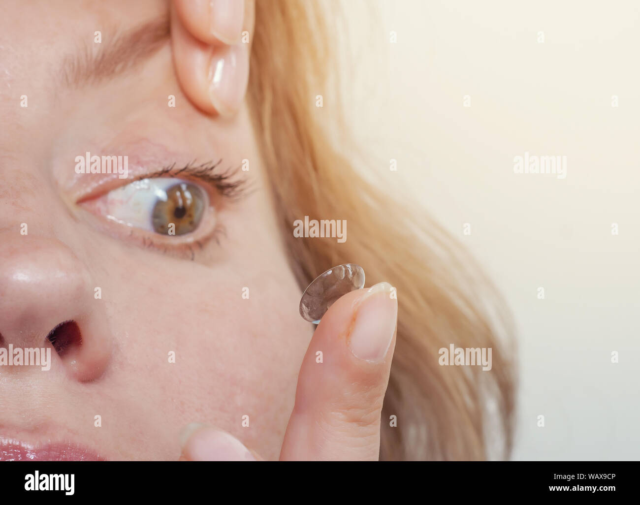Insert vision hi-res stock photography and images - Alamy