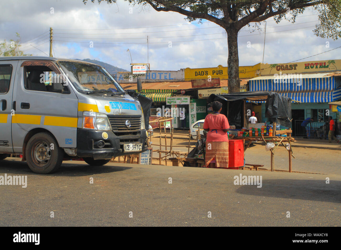 Kenyan roadside shops hi-res stock photography and images - Alamy