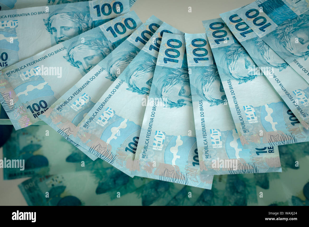 100 reais banknotes hi-res stock photography and images - Alamy