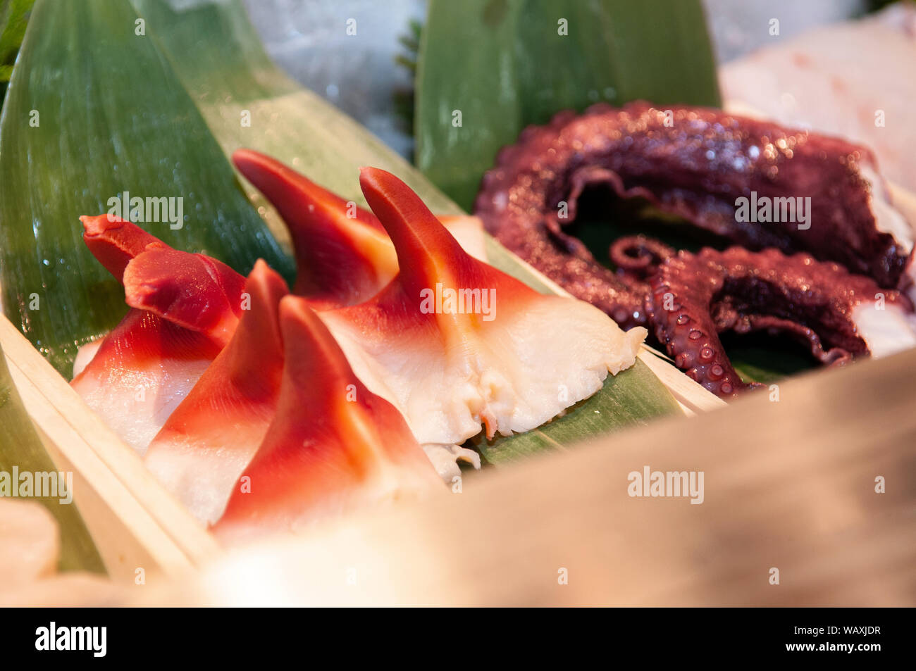 Fresh seafood Octopus Tako and Hokkigai stimpson surf clam on ice for ...