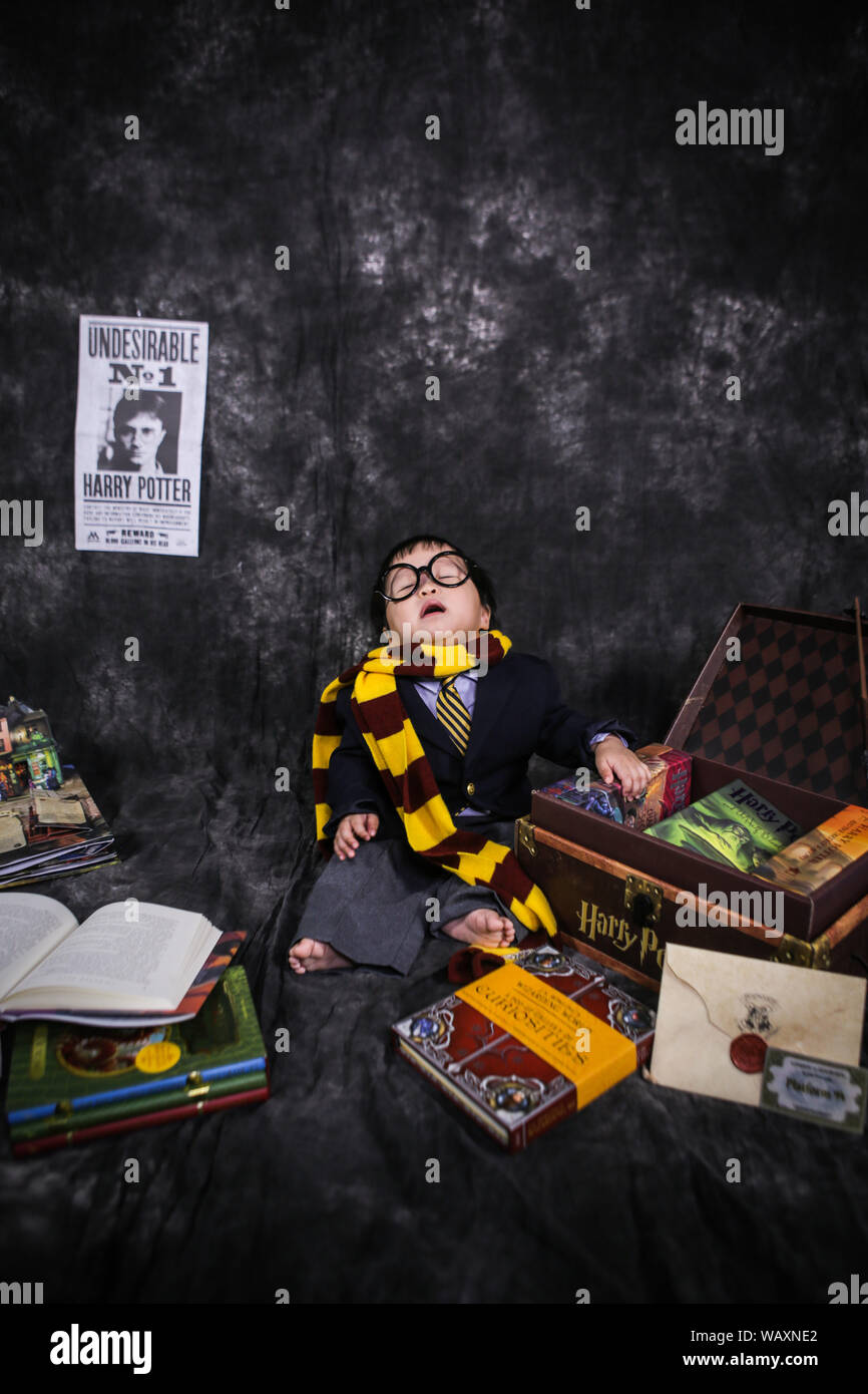 Sleepy head hi-res stock photography and images - Alamy