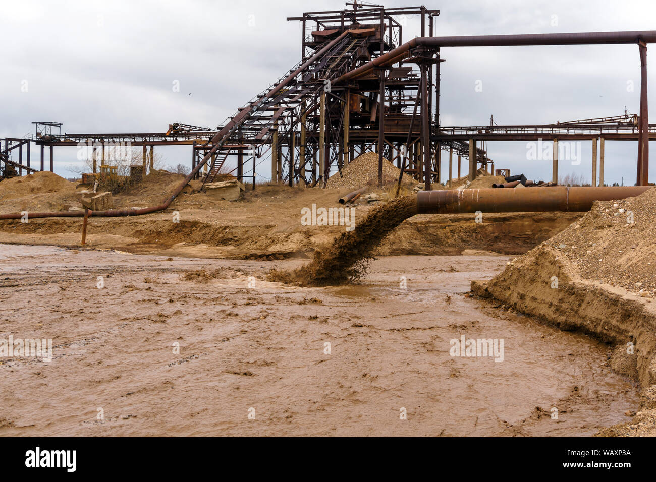 Slurry pit hi-res stock photography and images - Alamy