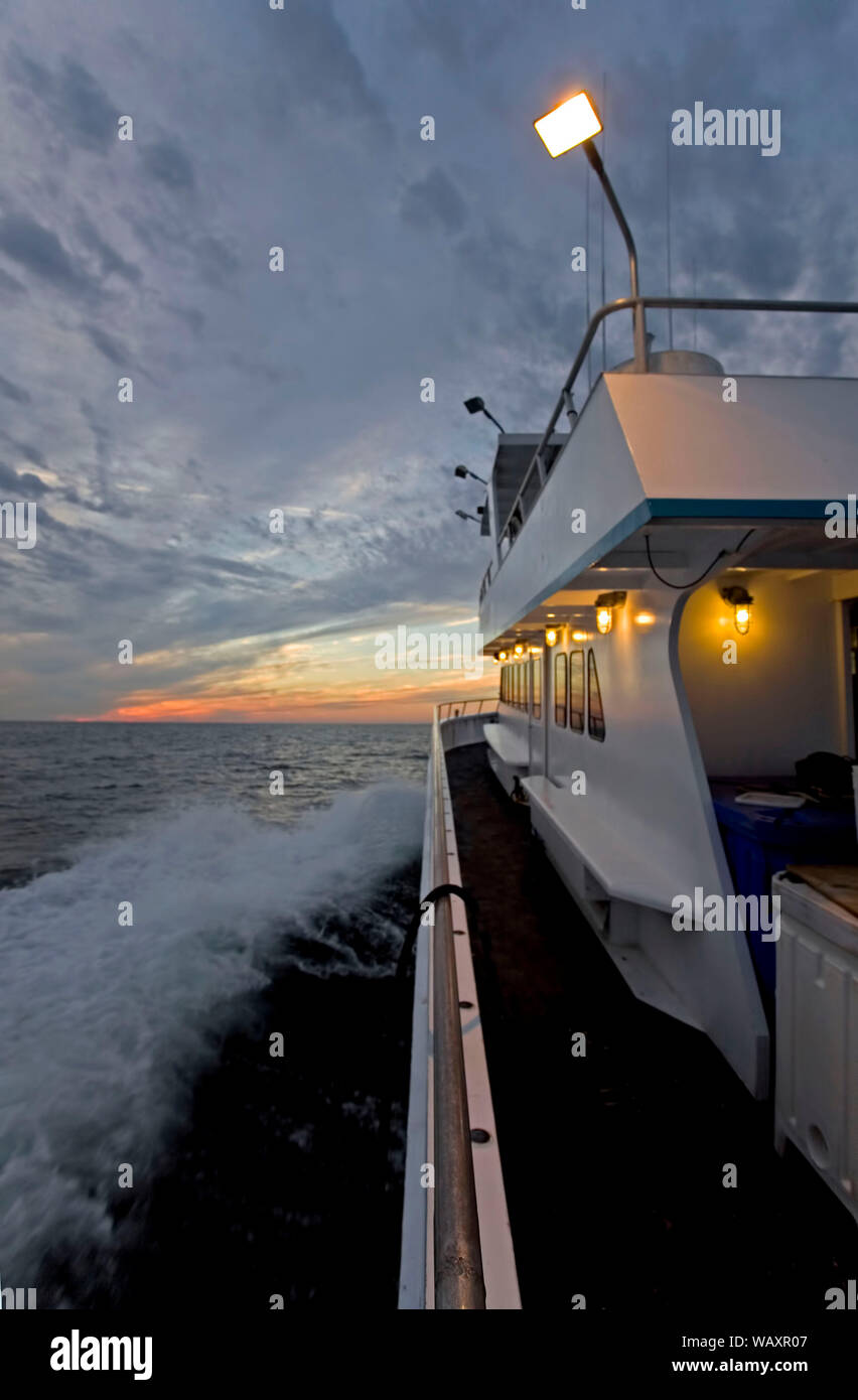 View of the horizon from the bow of a boat hi-res stock photography and ...