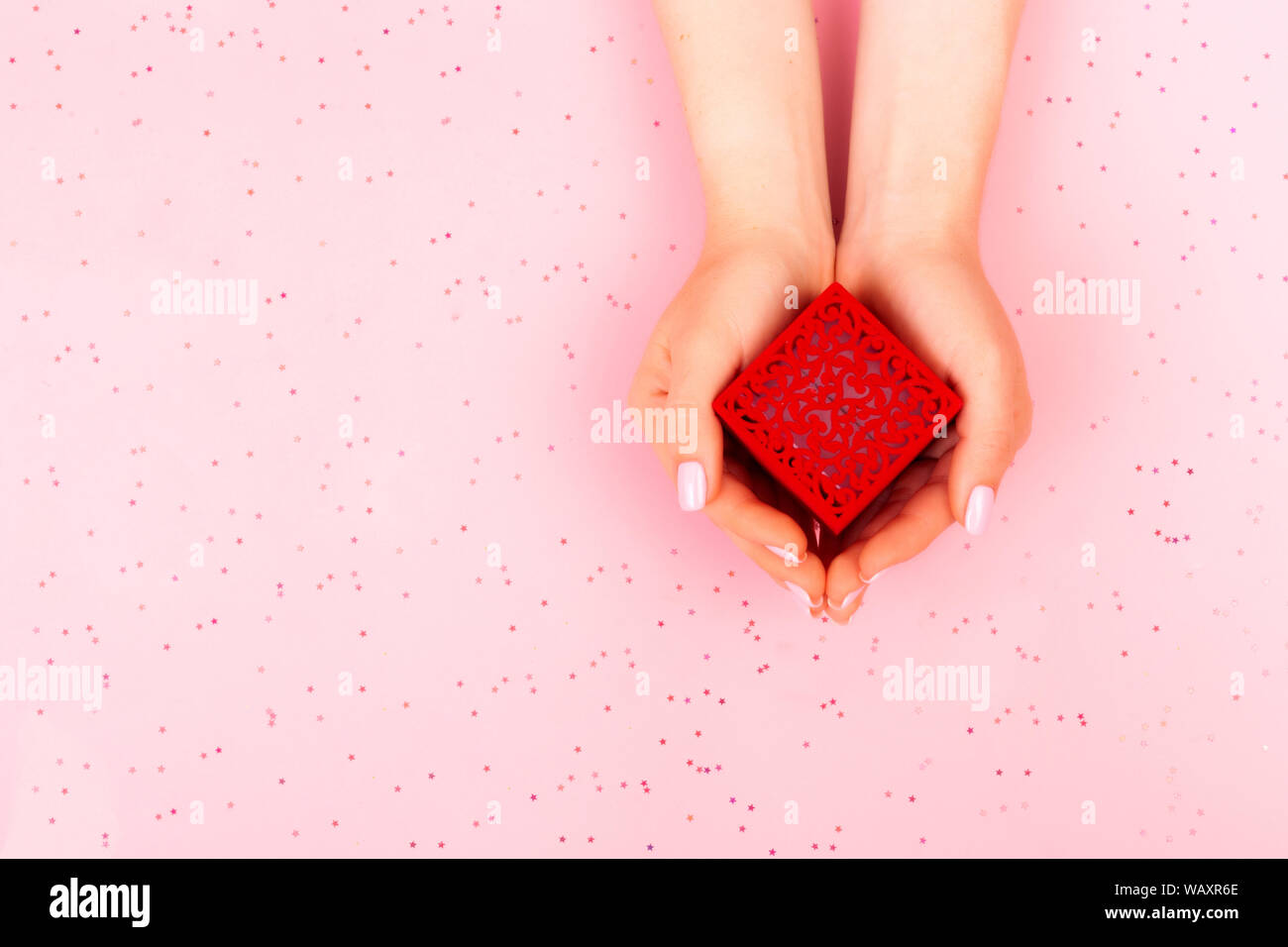 Female hands open cardboard box hi-res stock photography and images - Alamy