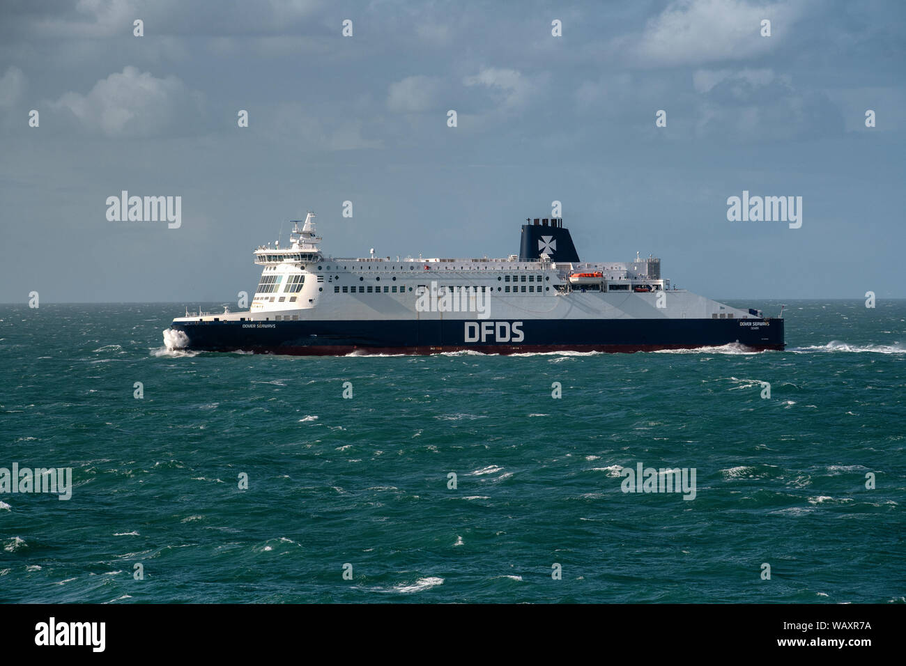 Calais sea crossing hi-res stock photography and images - Alamy