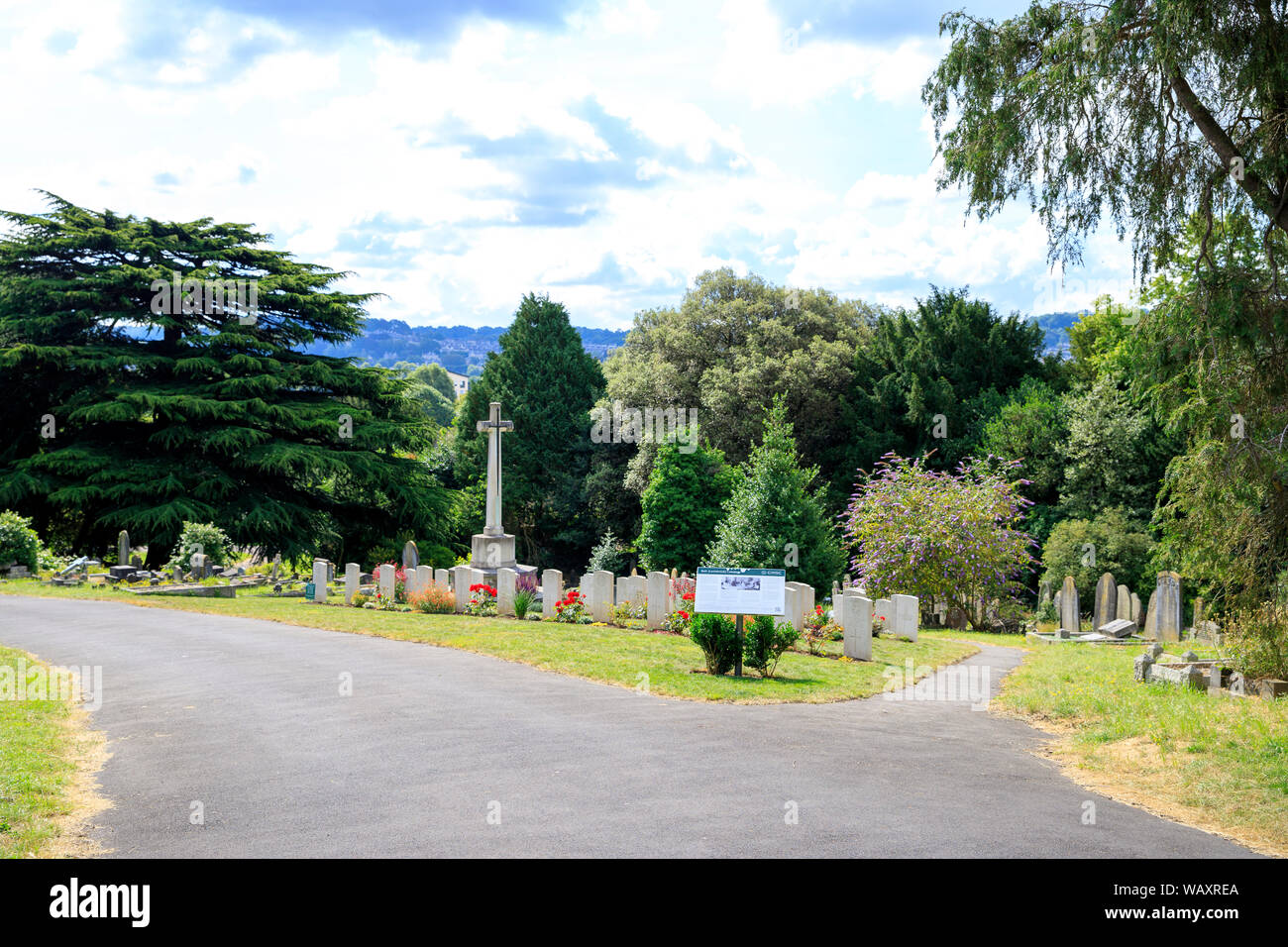 Commonwealth War Graves Commission Cross of Sacrifice and War Graves at ...