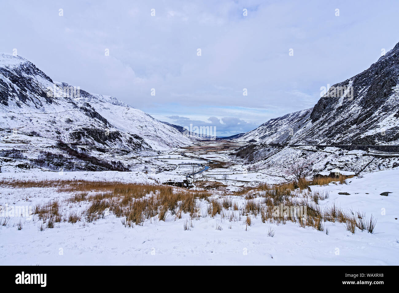 U shaped valley uk hi-res stock photography and images - Alamy