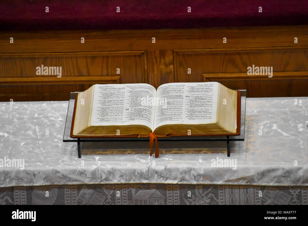 Church pulpit with bible hi-res stock photography and images - Alamy