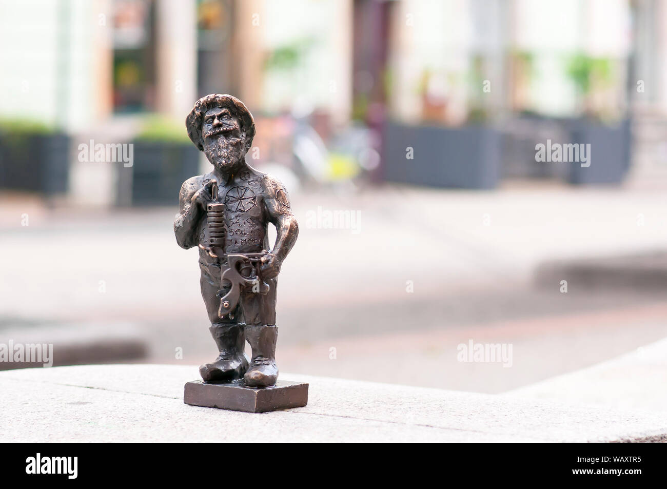 Wroclaw dwarf, gnome in Wroclaw main square. Poland Stock Photo - Alamy