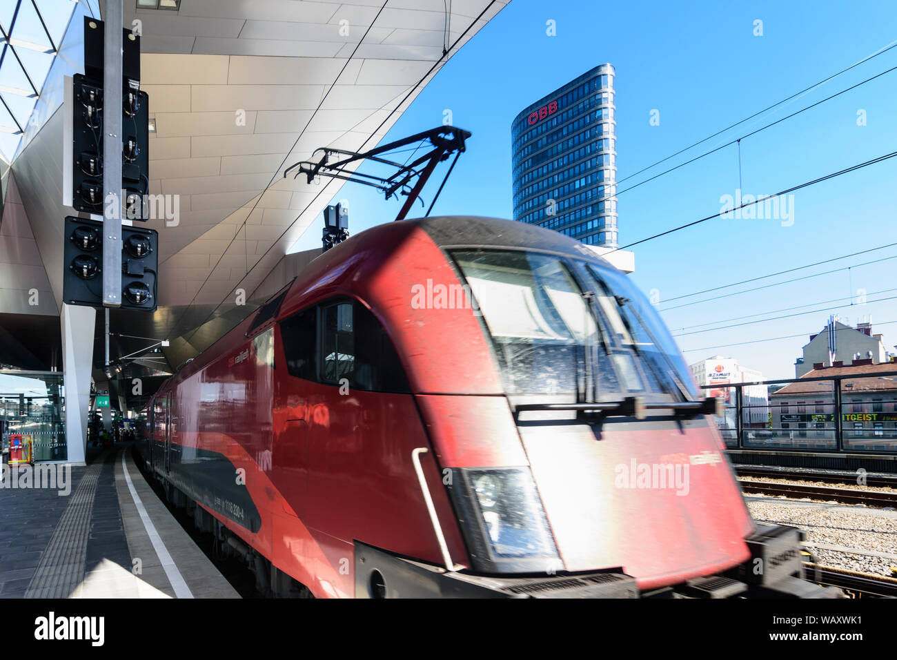 Wien, Vienna: main station Wien Hauptbahnhof, Railjet train of ÖBB, ÖBB ...