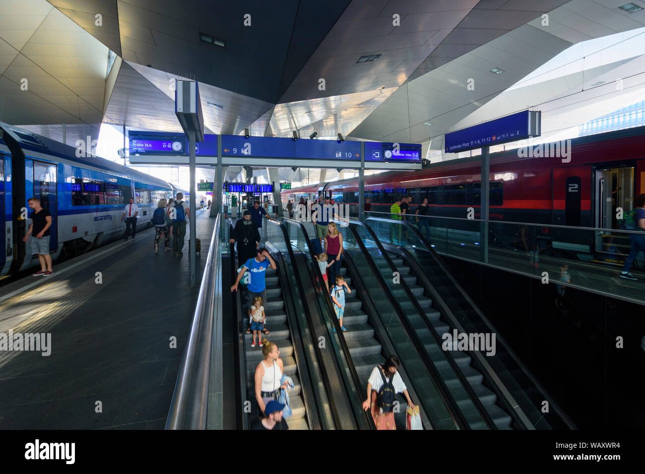 Main station wien hauptbahnhof hi-res stock photography and images - Alamy