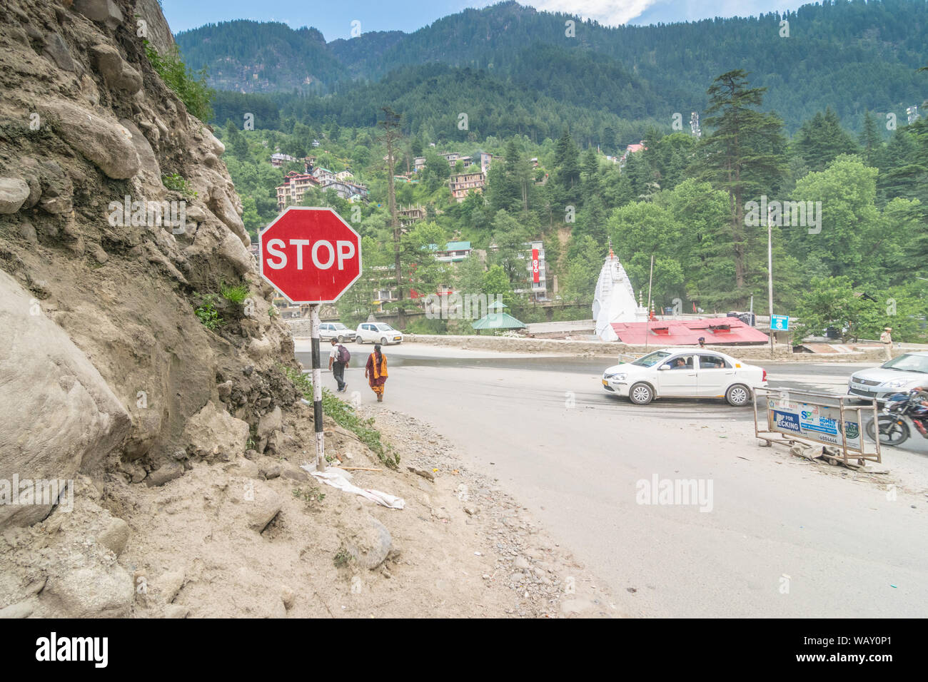 Kullu town street scene hi-res stock photography and images - Alamy