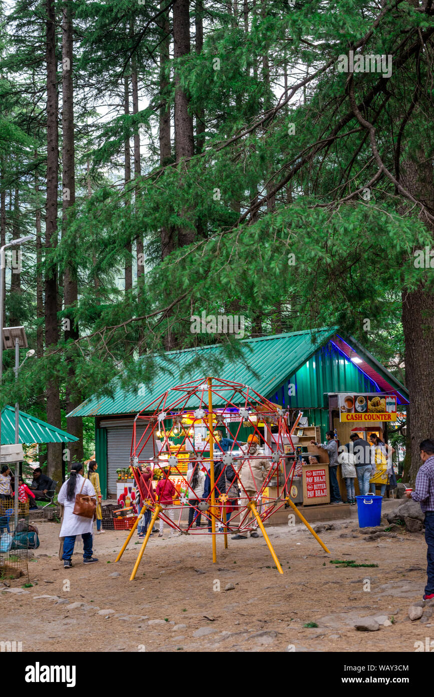 Manali, Himachal Pradesh, India - May 07, 2019 : Shop or restorent in ...