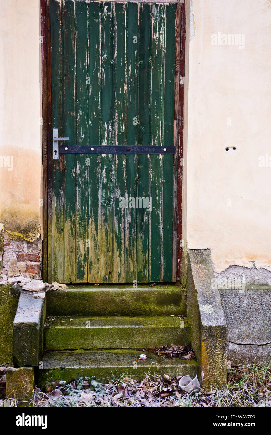 old wooden door in decay Stock Photo - Alamy