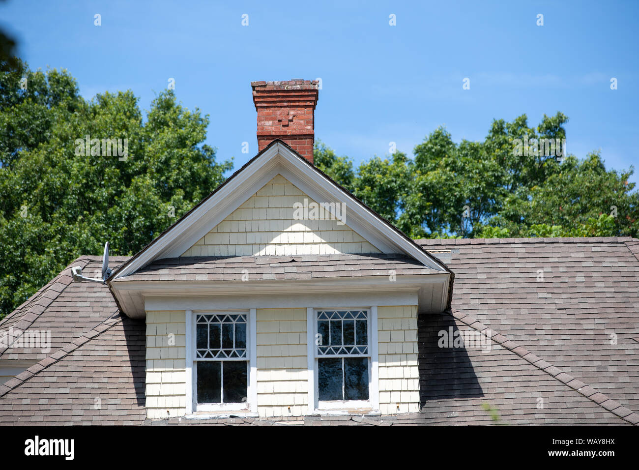 Old dormer windows hi-res stock photography and images - Alamy