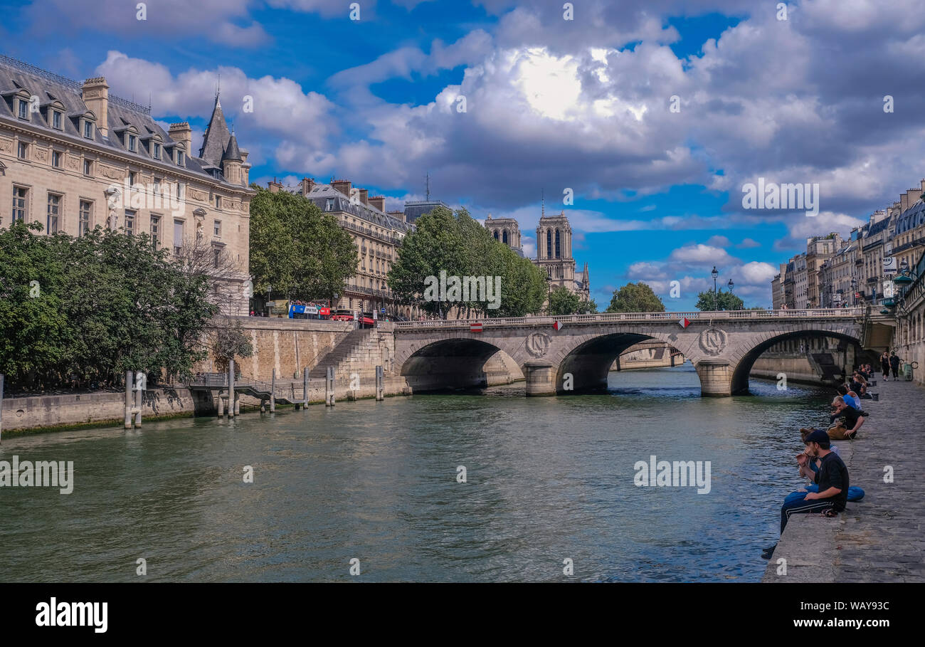 Seine river docks, Paris, France - July 30, 2018: View to the bottom of ...