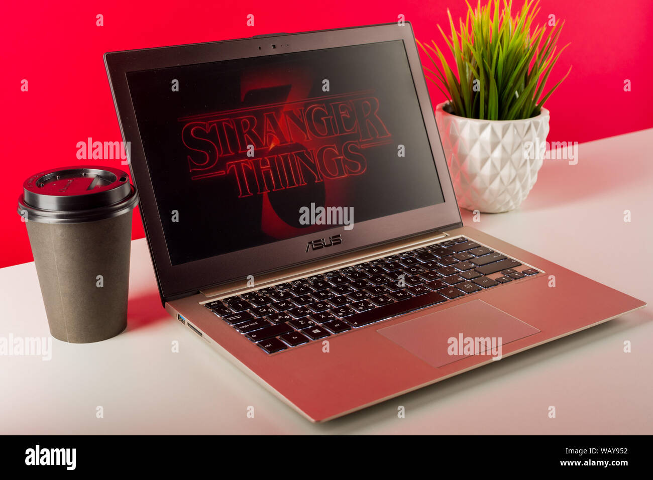 Millie bobby brown stranger things hi-res stock photography and images ...