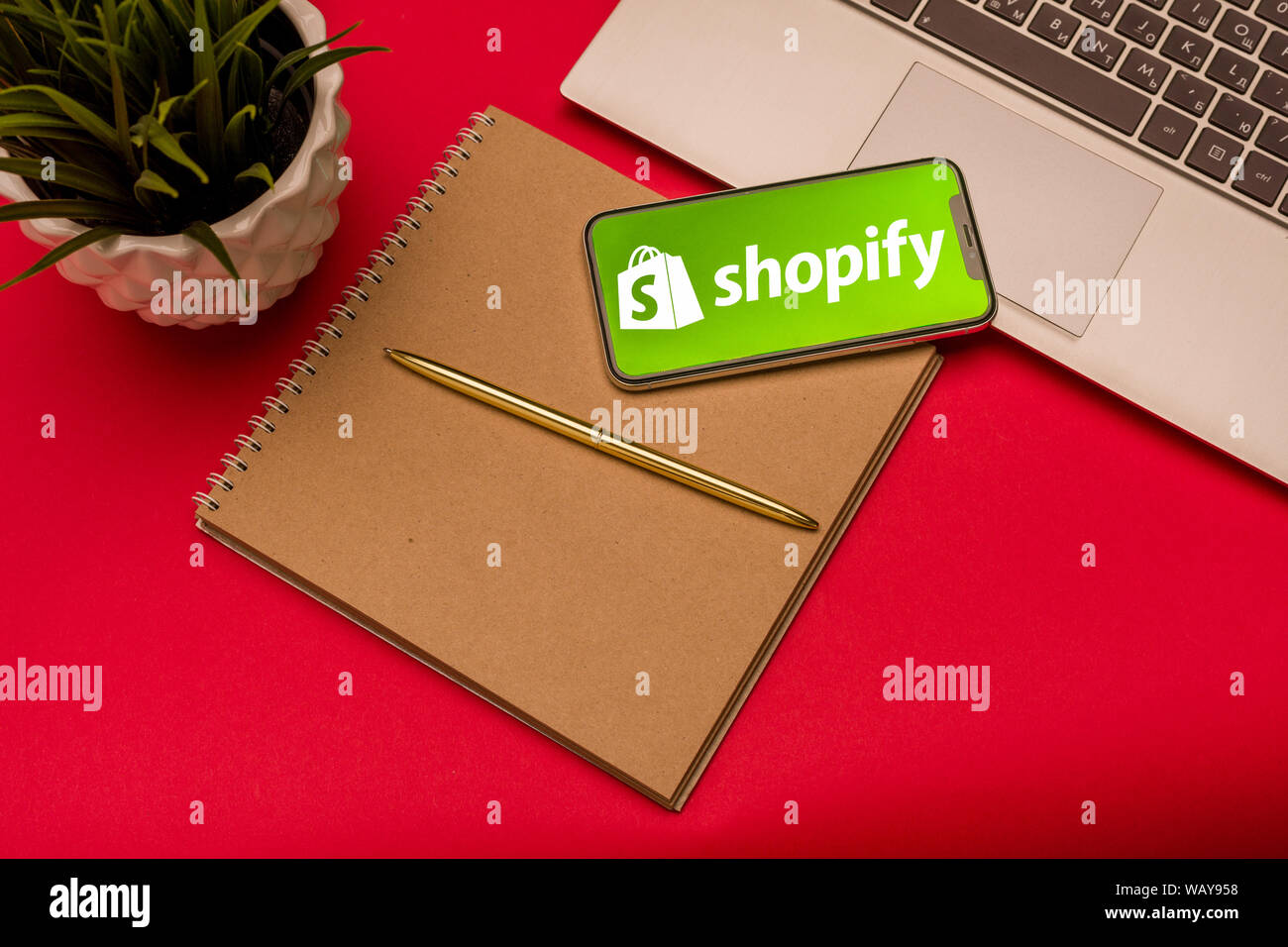 Shopify hi-res stock photography and images - Alamy
