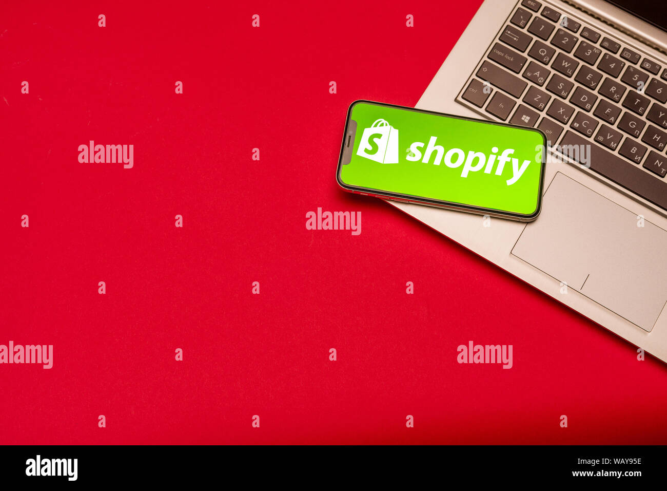 Shopify hi-res stock photography and images - Alamy