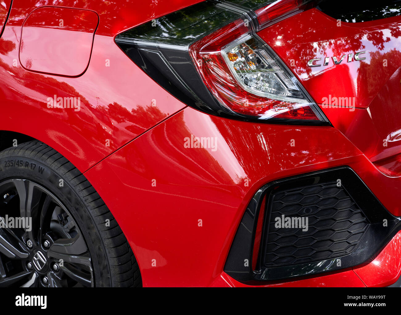 Door and wheel of car hi-res stock photography and images - Alamy