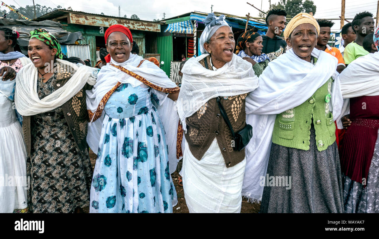 Dorze women singing Chencha market southern Ethiopia Stock Photo - Alamy