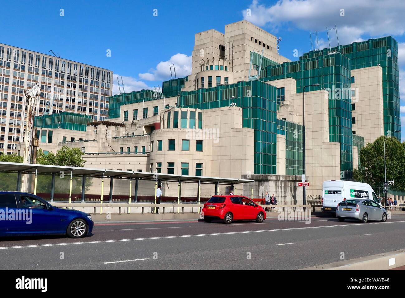Mi6 building james bond hi-res stock photography and images - Alamy