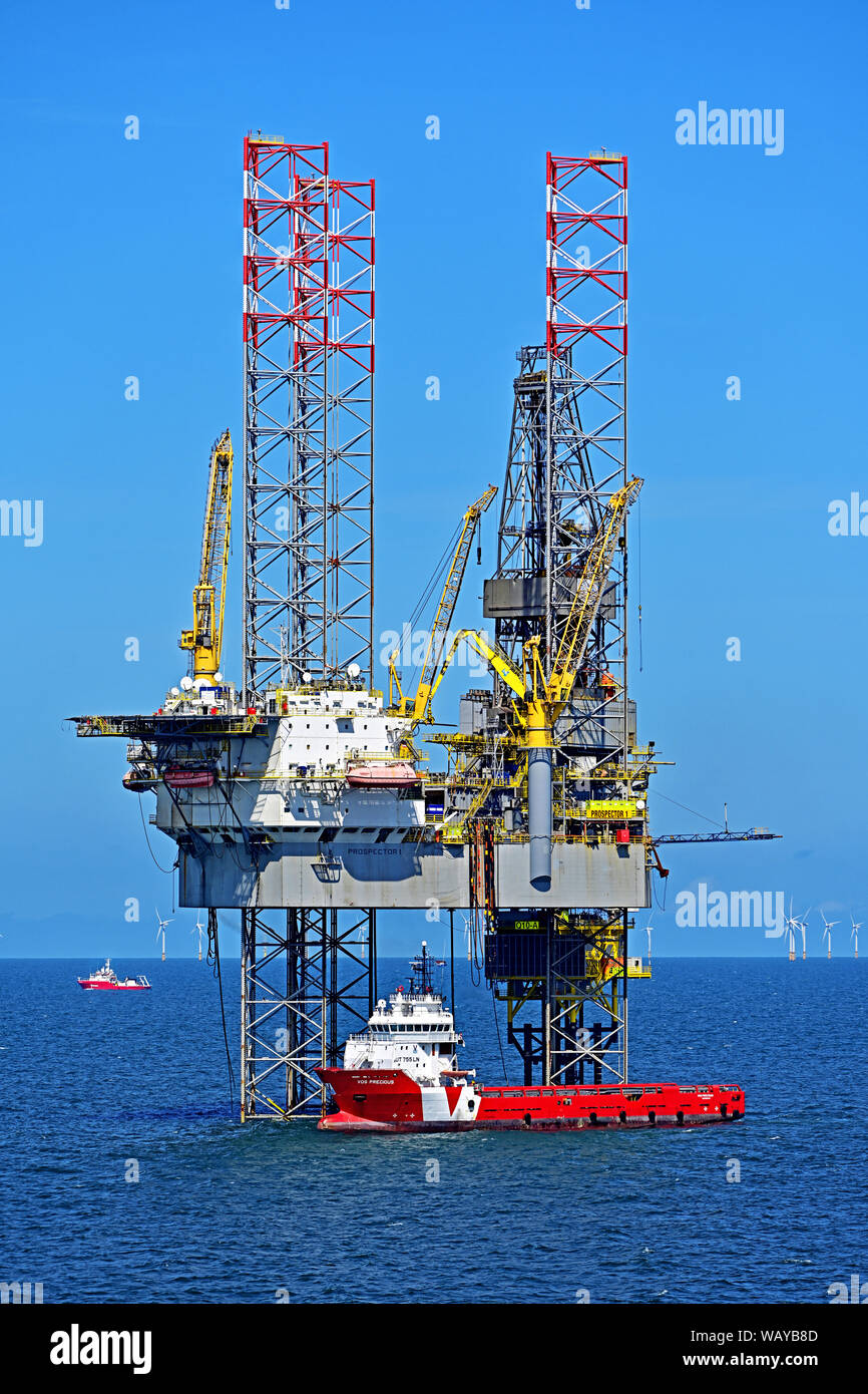 Drilling platform hi-res stock photography and images - Alamy