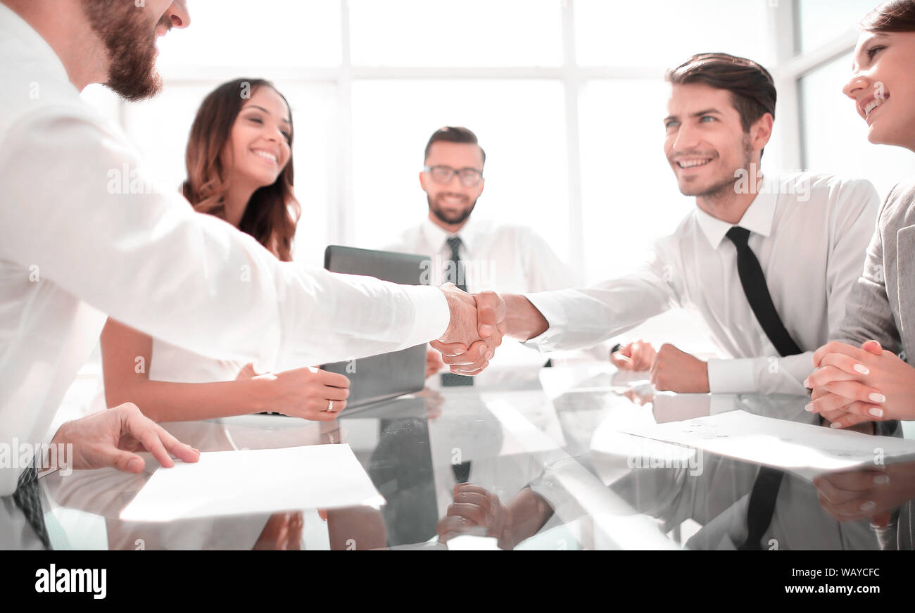 handshake of reliable partners in the office Stock Photo - Alamy